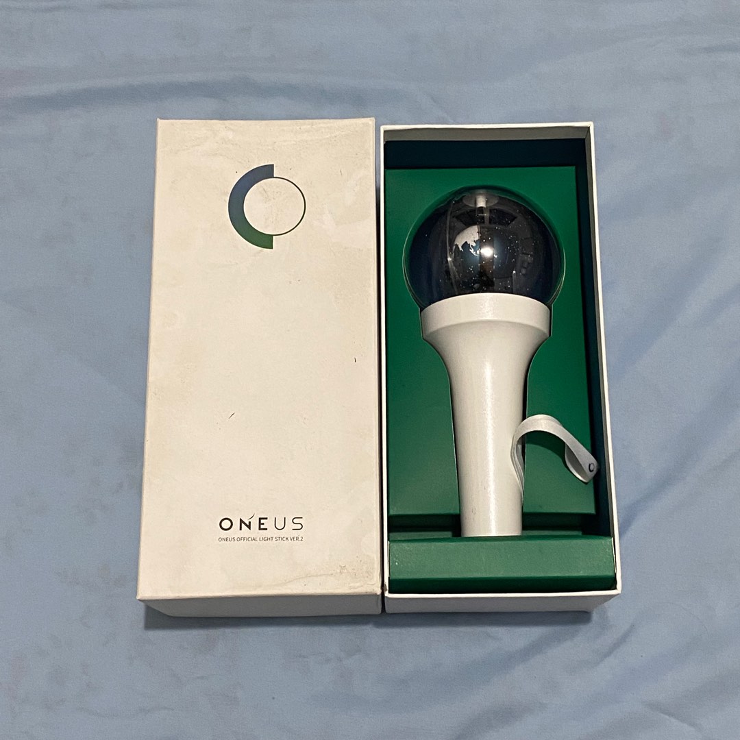 Unsealed OFFICIAL ONEUS V2 Lightstick, Hobbies & Toys, Memorabilia ...