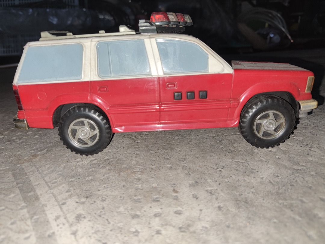 1/24 Vintage Funrise Red Ford Explorer Fire Chief Car Truck 1994 ...
