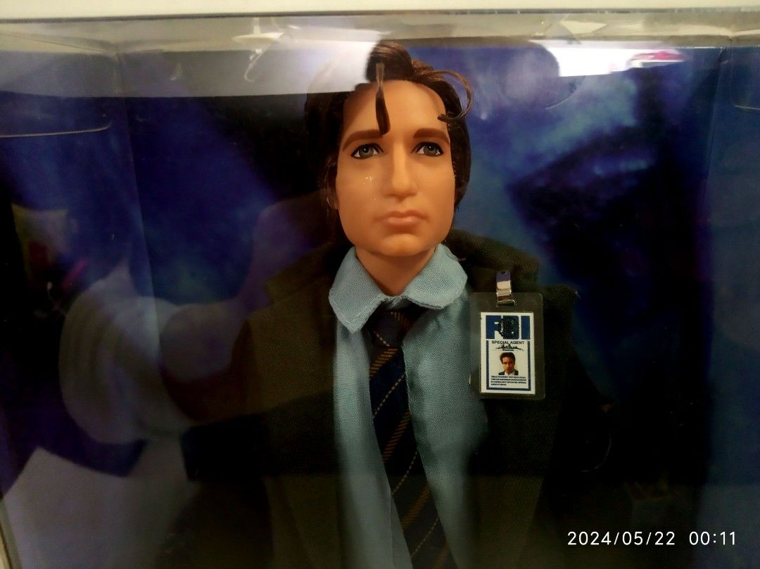 Barbie Signature 25th Anniversary The X Files Agent Fox Mulder Action ...