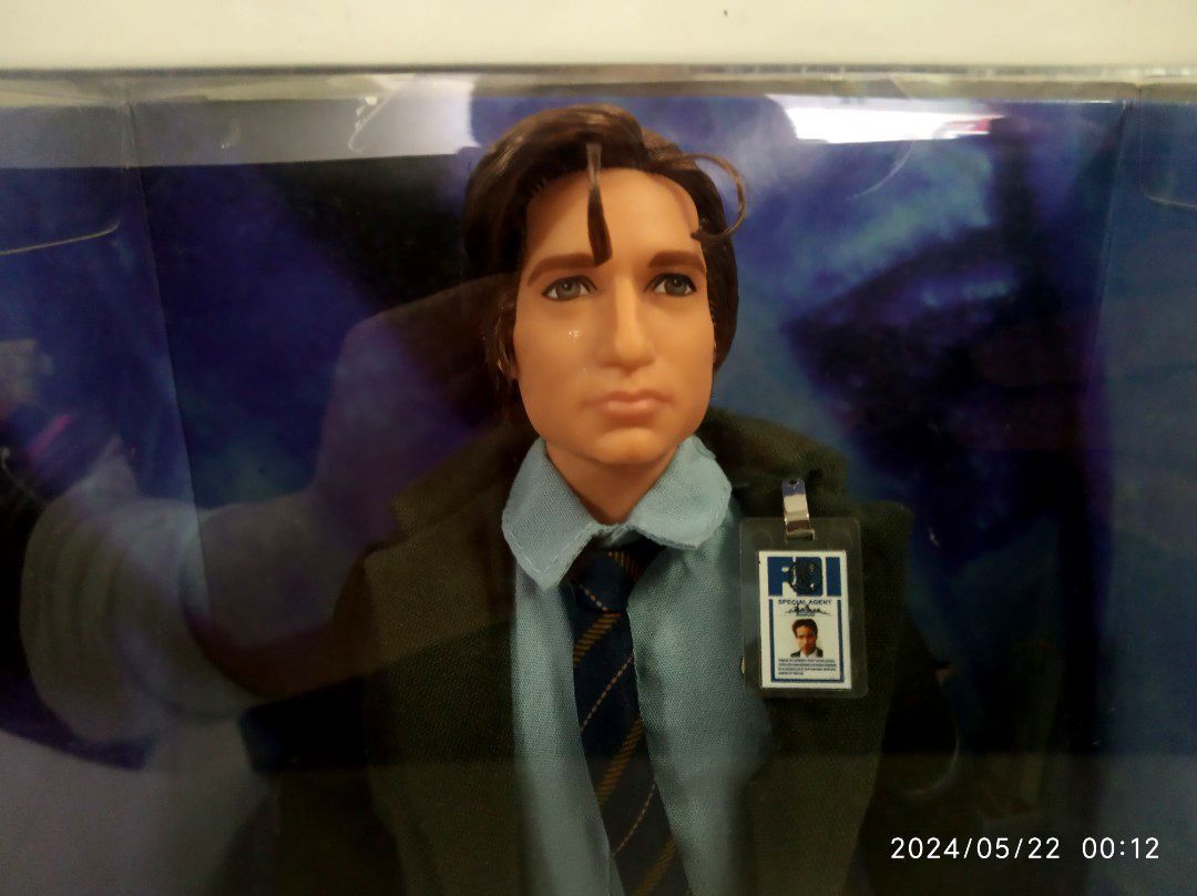 Barbie Signature 25th Anniversary The X Files Agent Fox Mulder Action ...