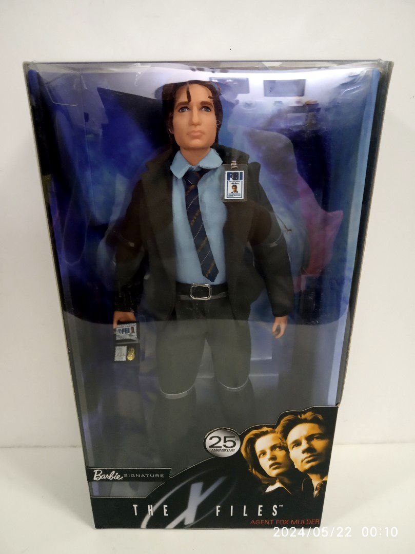 Barbie Signature 25th Anniversary The X Files Agent Fox Mulder Action ...