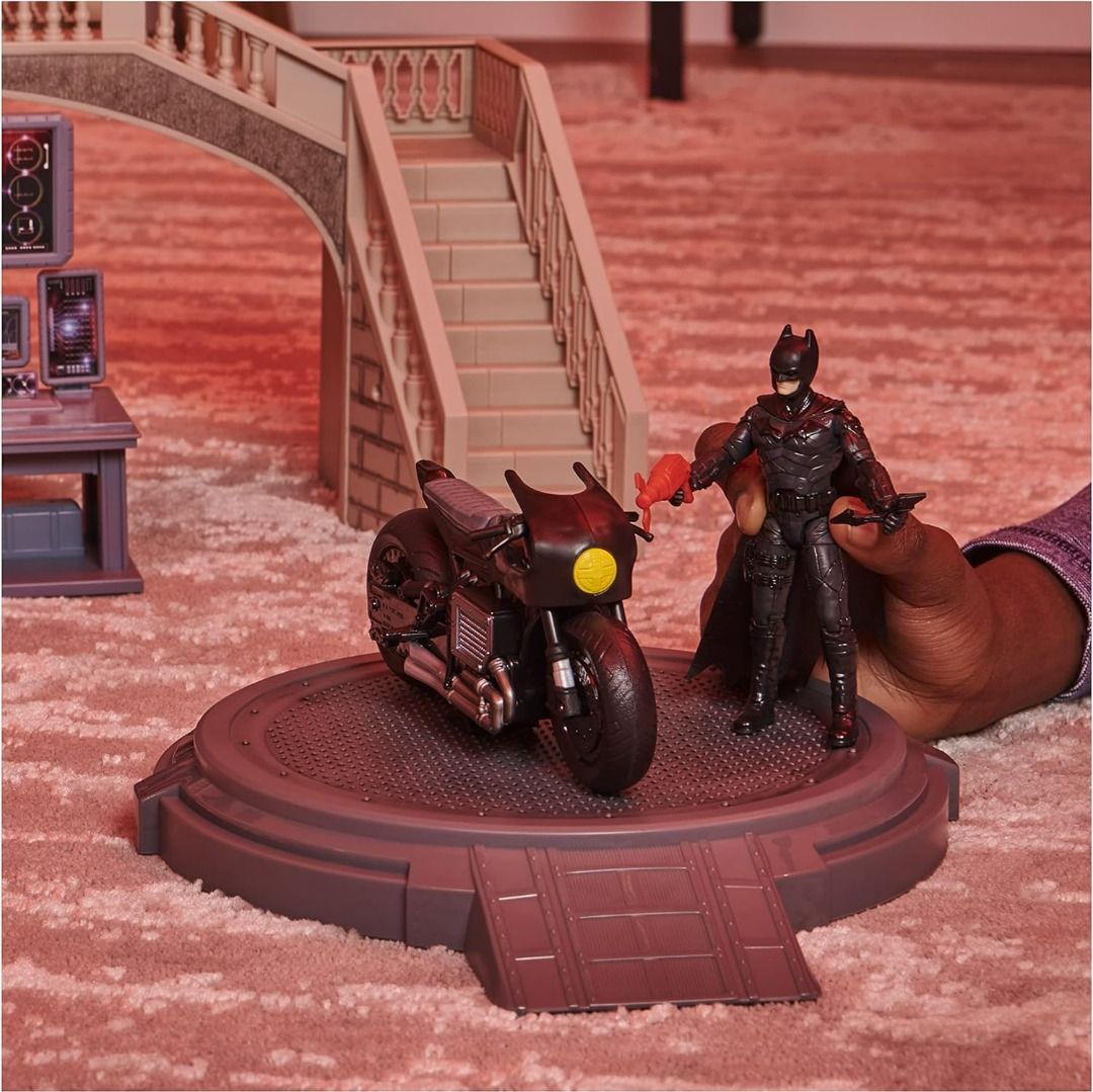 DC Comics, Batman Batcave with Exclusive Batman and Penguin Action ...