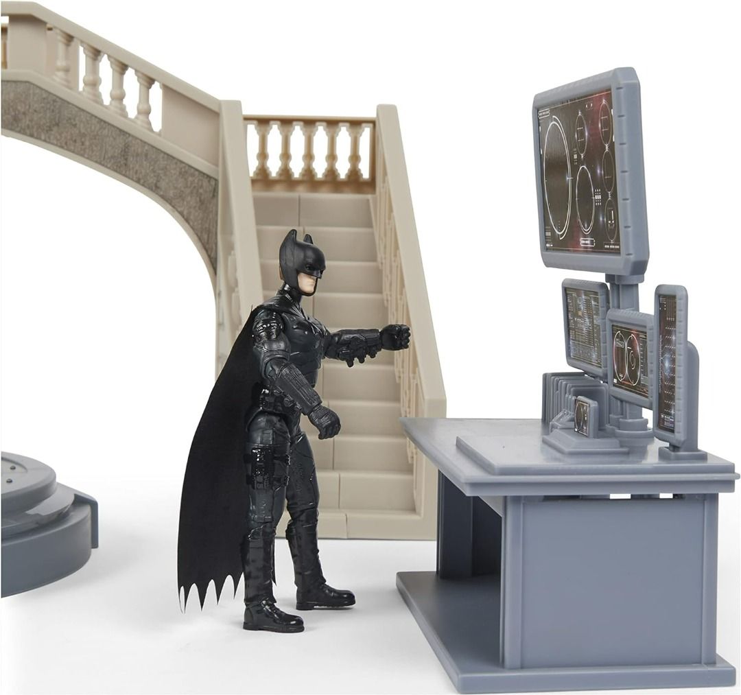DC Comics, Batman Batcave with Exclusive Batman and Penguin Action ...