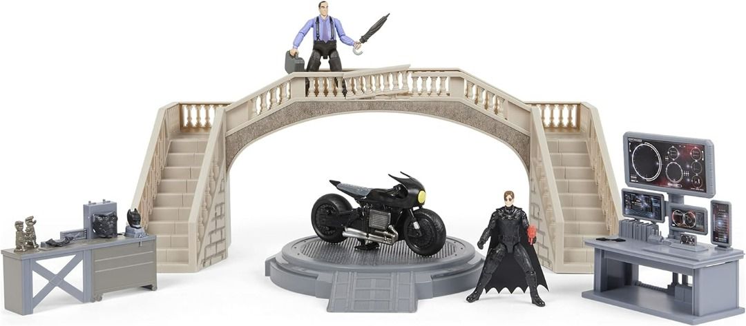 DC Comics, Batman Batcave with Exclusive Batman and Penguin Action ...