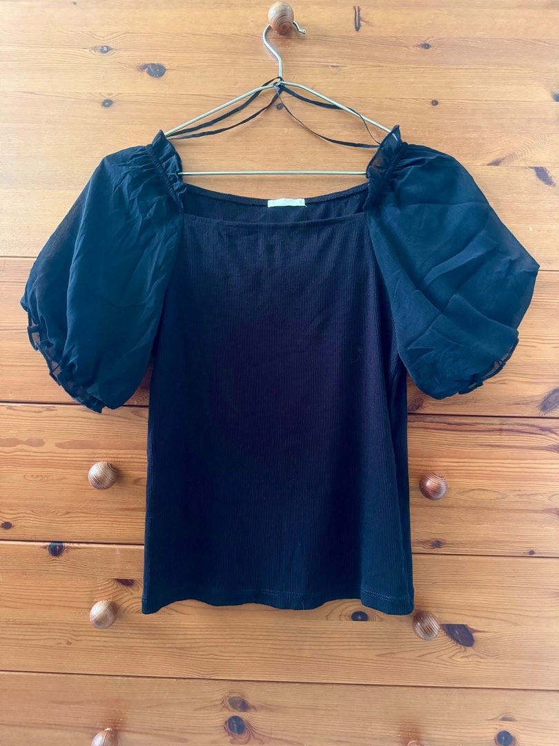 GU Japan brand Black Top (150), Women's Fashion, Tops, Other Tops on ...