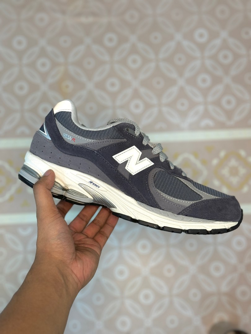 New Balance 2002r (Below SRP) Eclipse and Raincloud, Men's Fashion ...