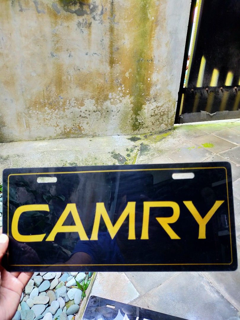 Plat Acrylic Toyota Camry Bekas Display Dealer, Antik, Pajangan di ...