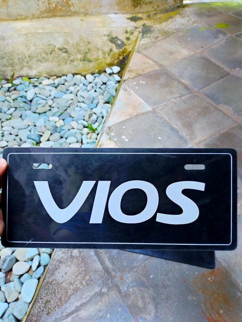 Plat Acrylic Toyota Vios Bekas Display Dealer, Antik, Pajangan di Carousell