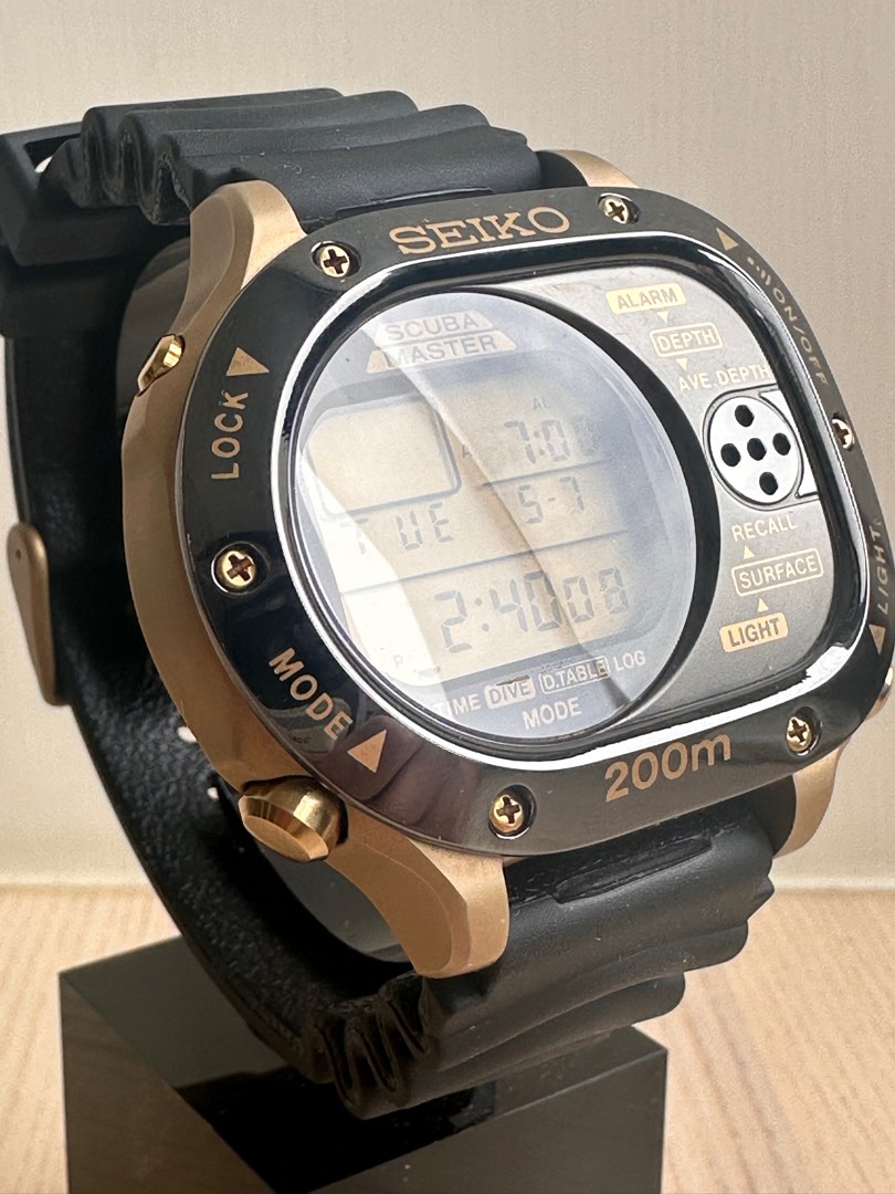 Seiko M725-5A00 精工潛水電腦錶, 名牌精品, 精品手錶在旋轉拍賣
