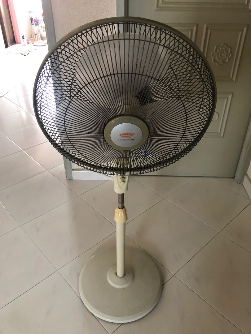 Toyomi standing fan TH-FSG, Furniture & Home Living, Lighting & Fans ...