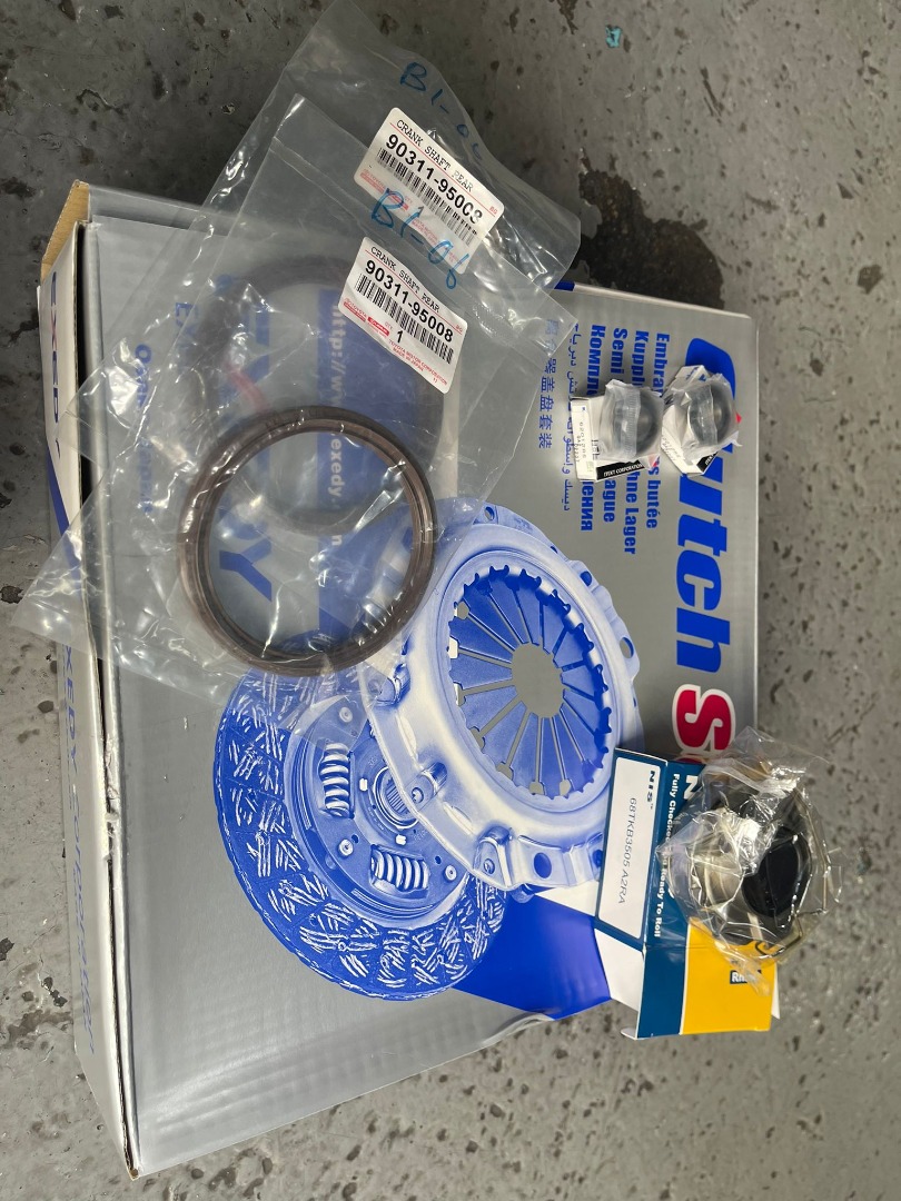 Toyota Hiace Flywheel Oil Seal Replacement, Car Accessories, Car ...