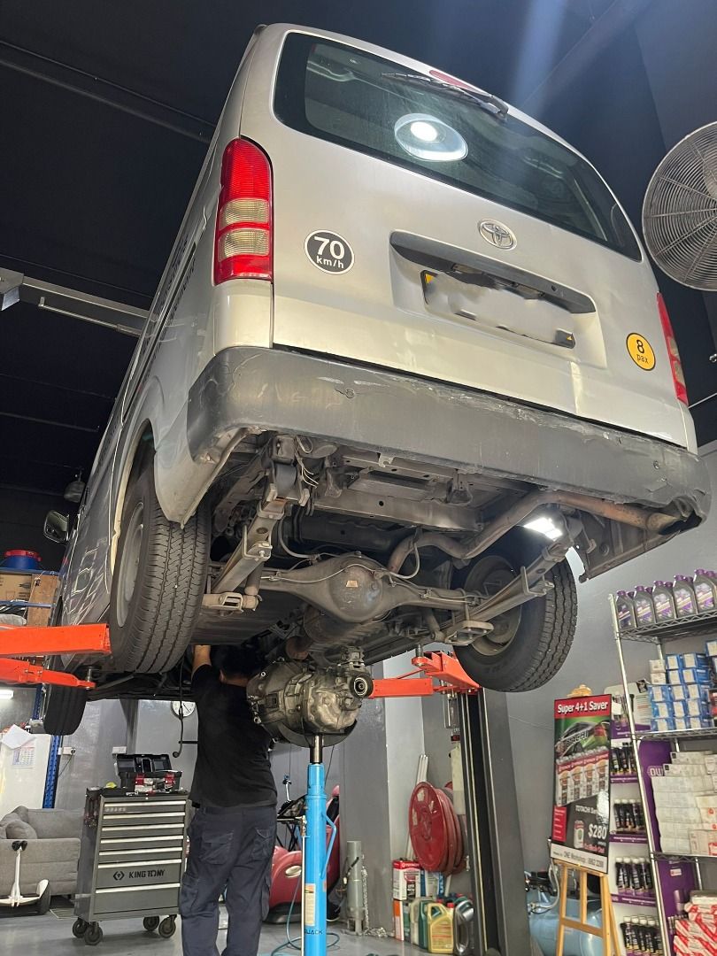 Toyota Hiace Flywheel Oil Seal Replacement, Car Accessories, Car ...