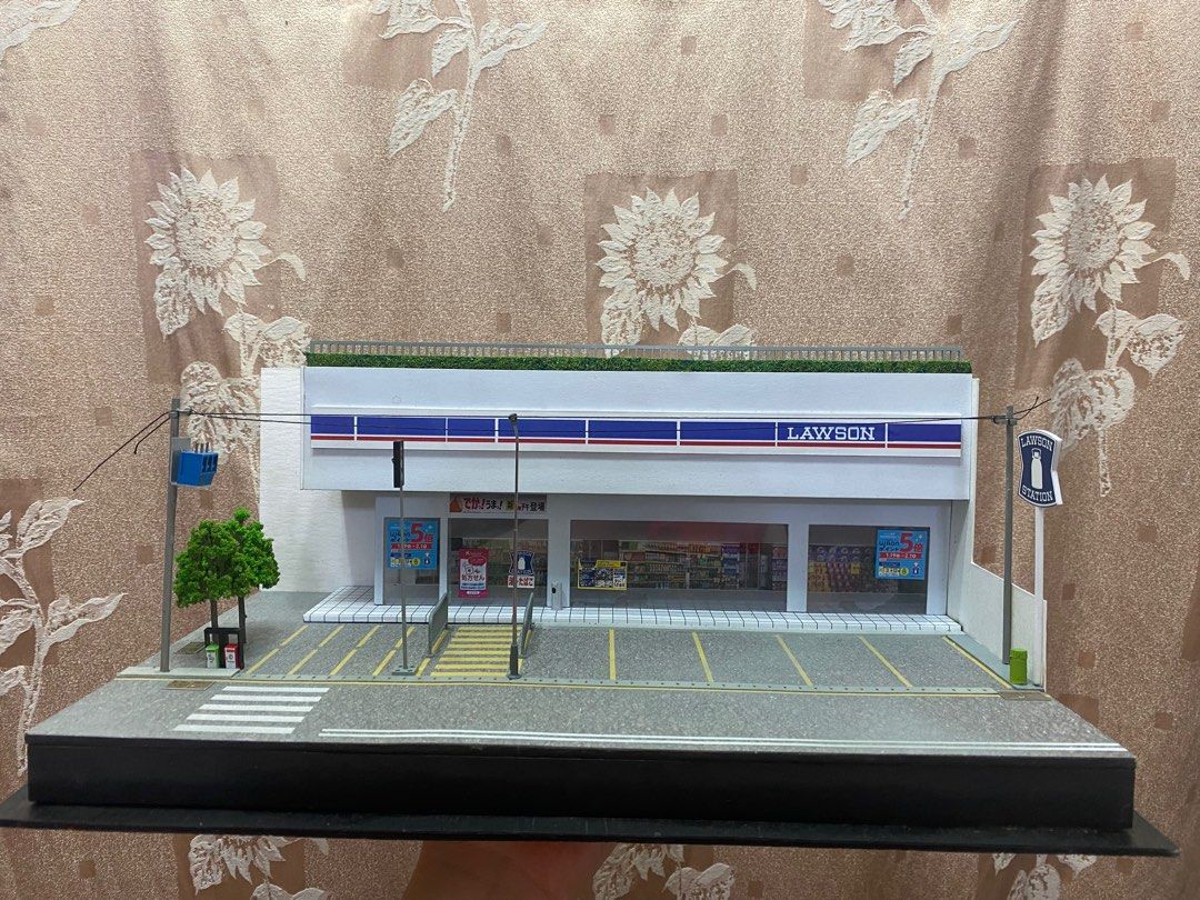 1/64 Diorama Lawson, Hobbies & Toys, Toys & Games on Carousell