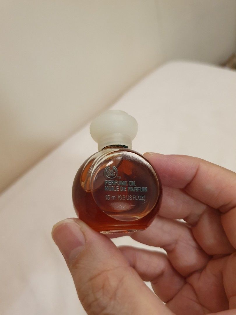 Body Shop Fuzzy Peach perfume oil (huile de parfum). Vintage ...