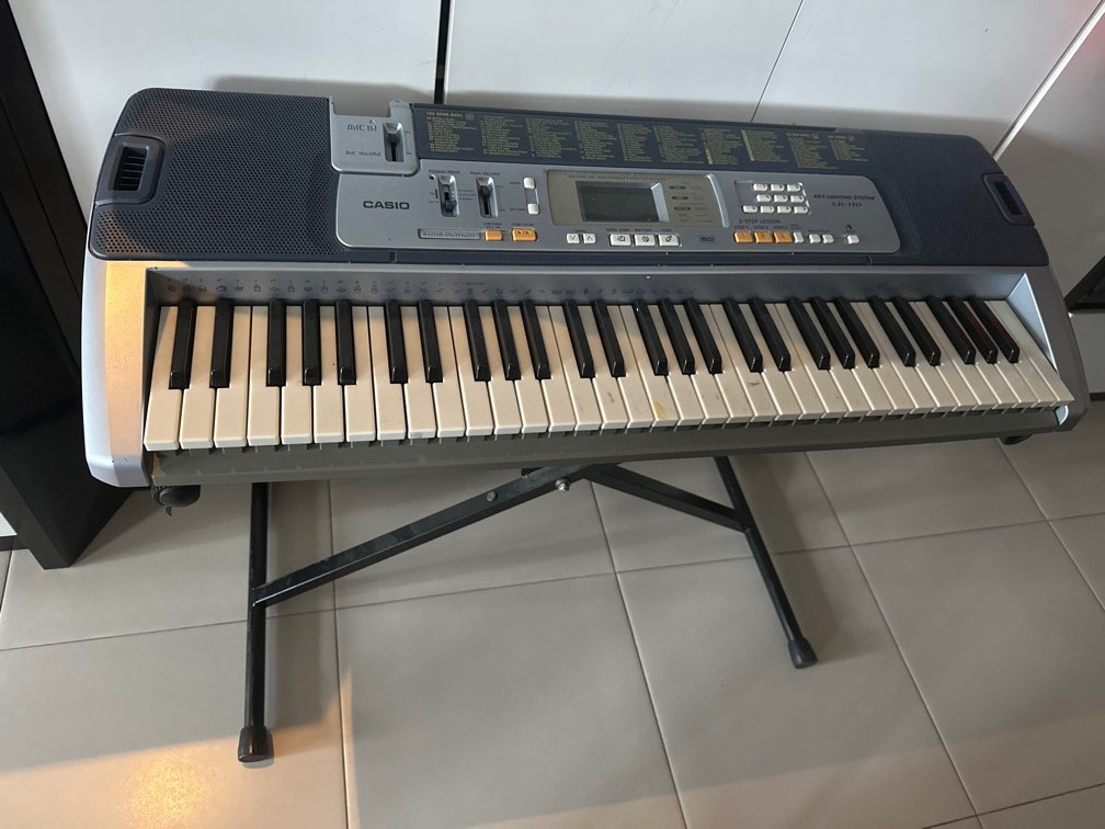 Casio Keyboard LK-110, Hobbies & Toys, Music & Media, Musical ...