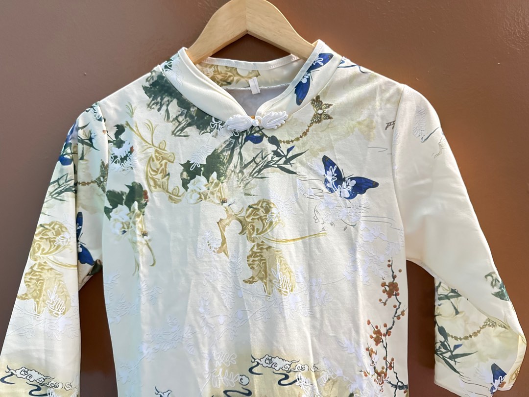 Chinese Cheongsam White flower pattern, Women's Fashion, Dresses & Sets ...