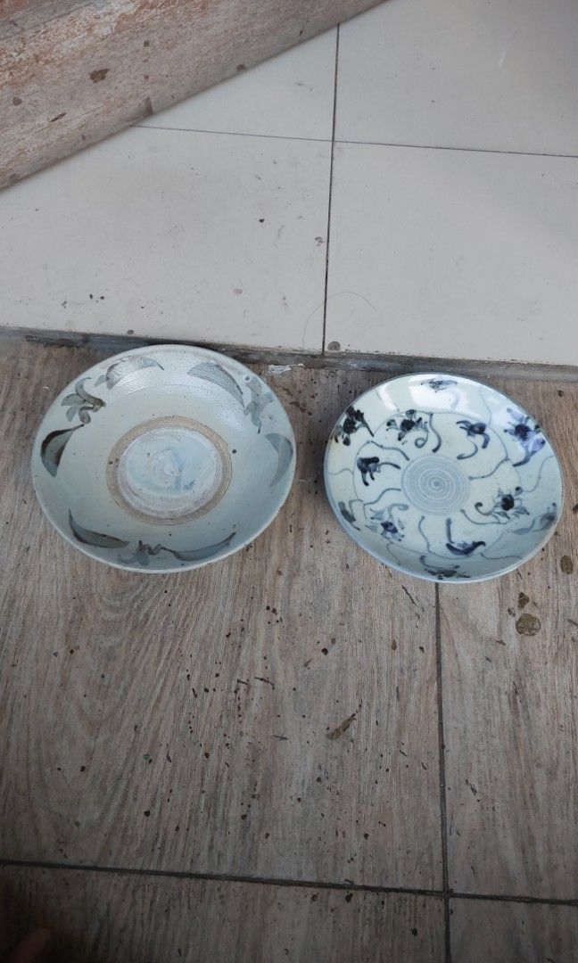 Dua piring kramik kuno, Antik, Pajangan di Carousell