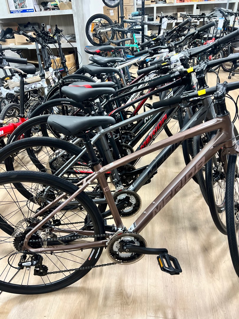 Merida explorer hybrid bike giant escape revolt on off road bike ...