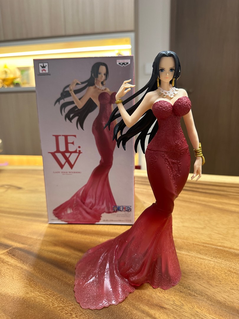 One Piece Nico Robin- Lady Edge Wedding (original), Hobbies & Toys ...