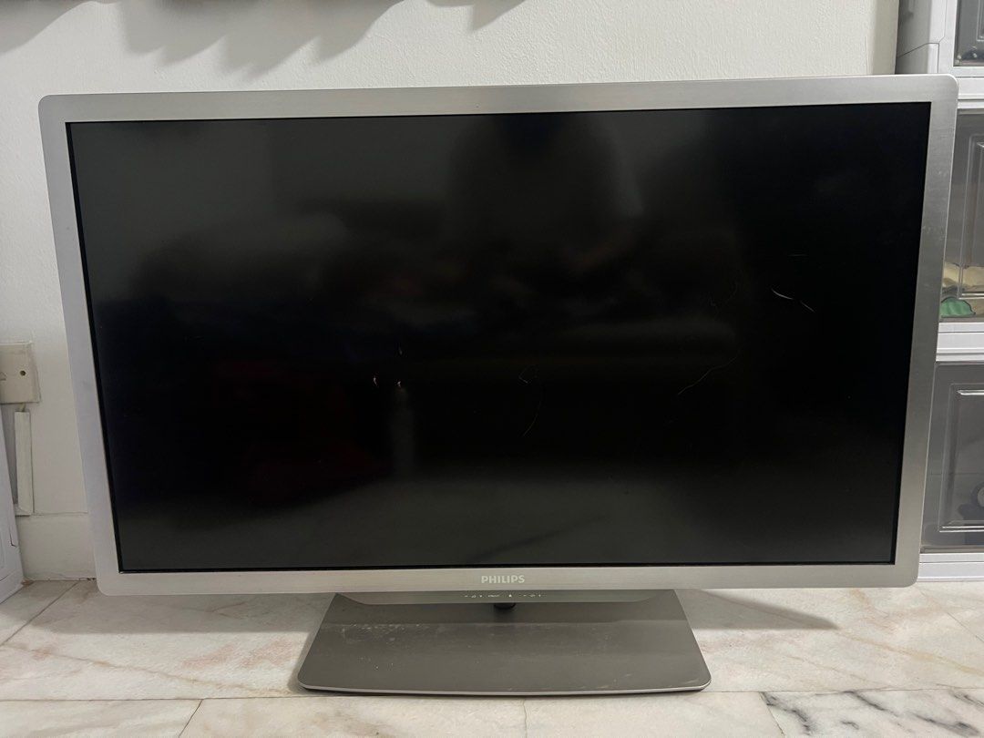 Phillips 42’ smart TV Full LED ambient light, TV & Home Appliances, TV ...