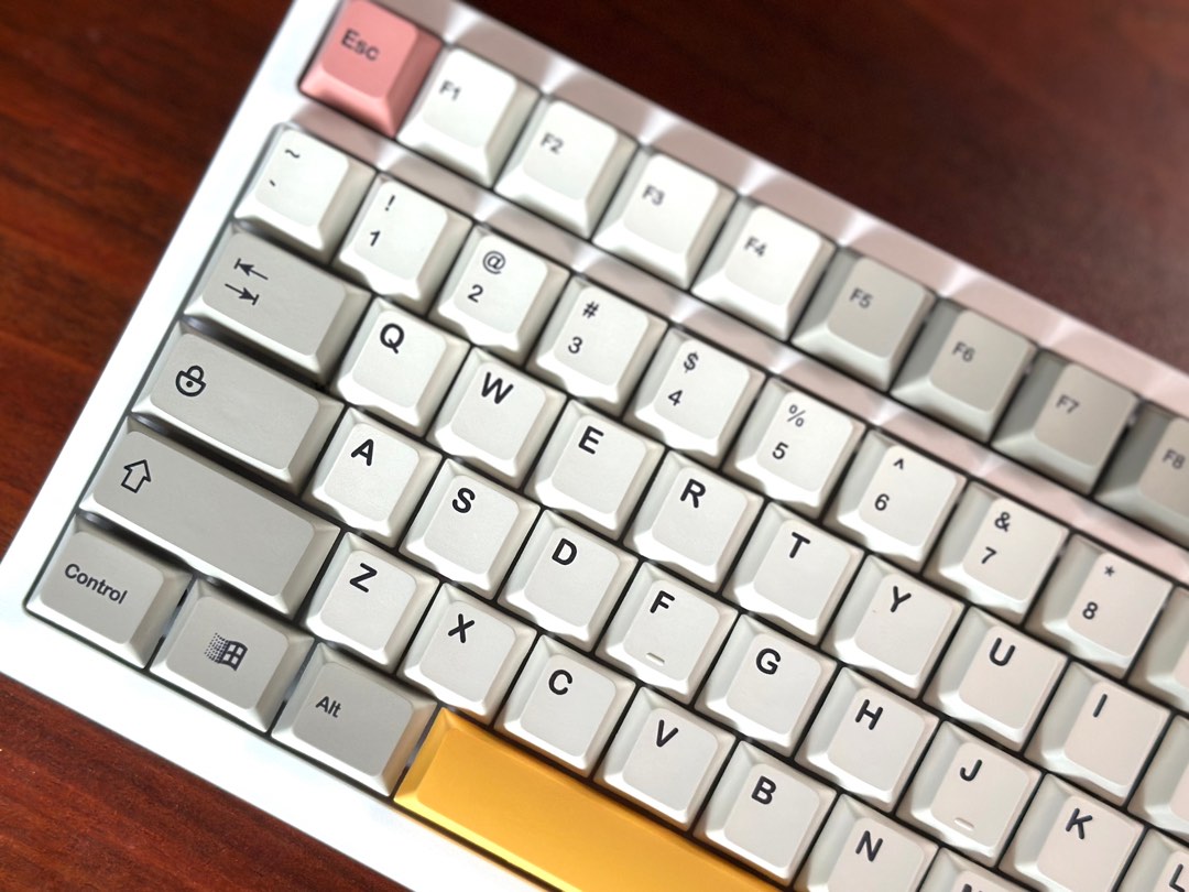 Prebuilt Custom Mechanical Keyboard GMK 9009 Minimalistic Retro Windows ...