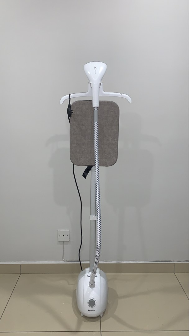 Simplus iron steam, TV & Home Appliances, Irons & Steamers on Carousell