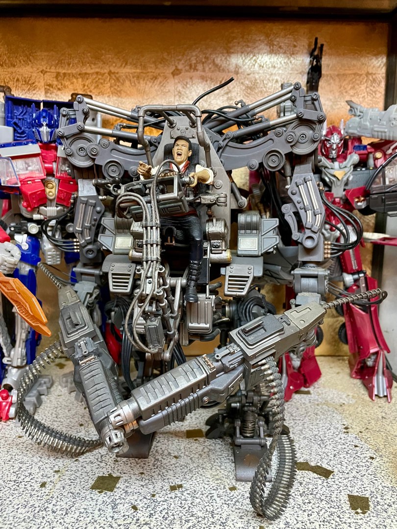 The Matrix Revolutions APU Armored Personnel Unit Neca, Hobbies & Toys ...