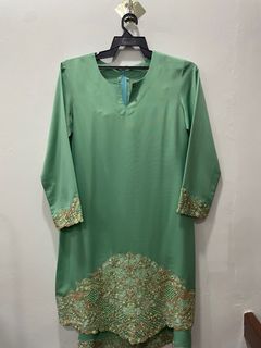 XL baju kurung baju raya emerald green, Women's Fashion, Muslimah ...