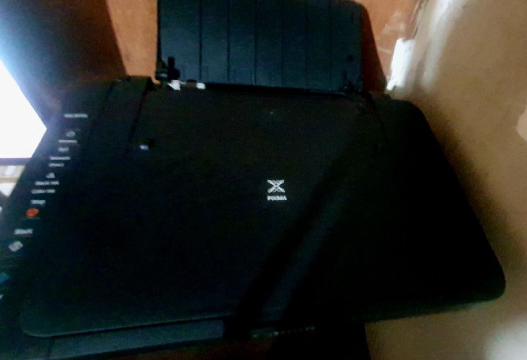 CANON PIXMA MG3070S Printer still with black ink + free sobrang papers ...