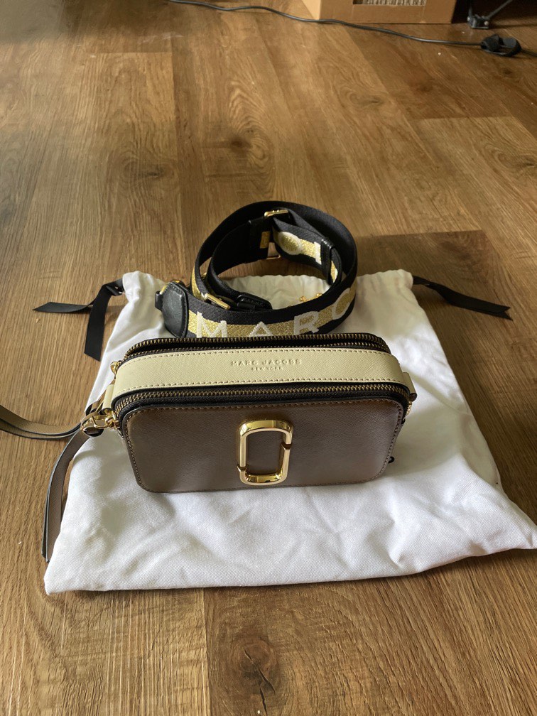 Marc Jacobs cross body bag, Luxury, Bags & Wallets on Carousell