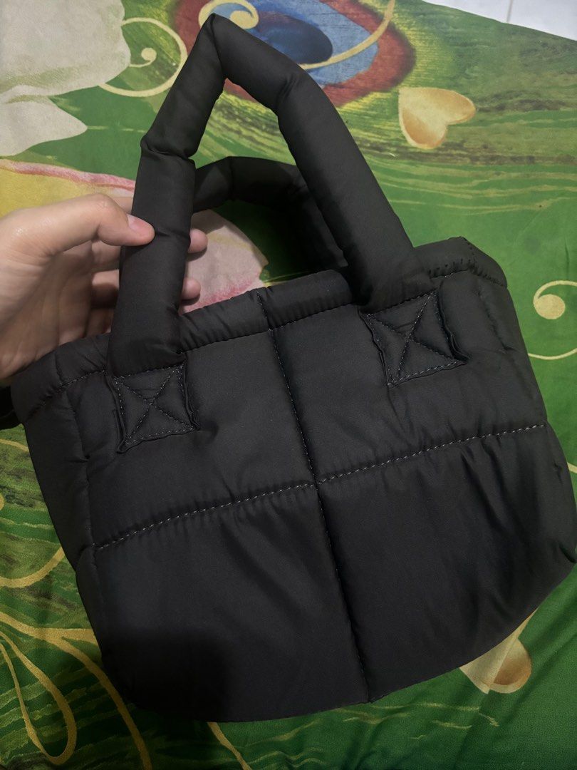 Mini Puff Bag Black - Tas Puffy Lucu, Fesyen Wanita, Tas & Dompet di ...