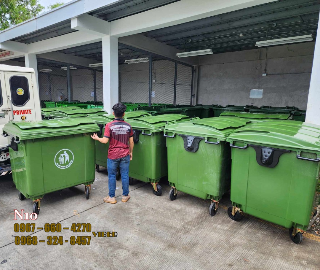 mobile trash bin 1100 liters, Furniture & Home Living, Cleaning ...