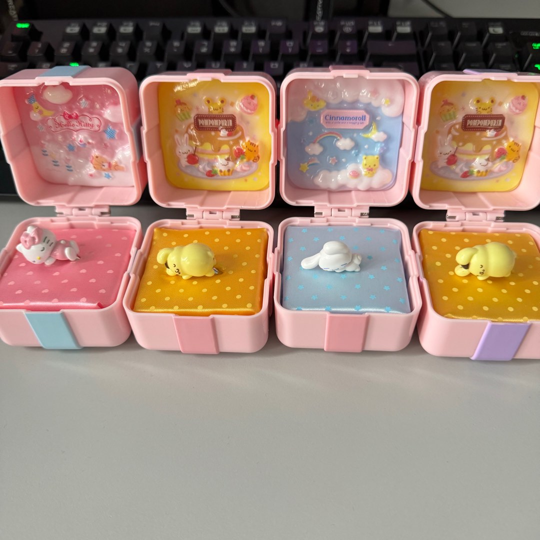 sleeping hello kitty ring