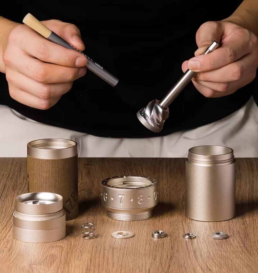1Zpresso ZP6 特仕版 鉑金/曜黑手搖磨豆機 不鏽鋼大刀盤 Coffee Grinder Manual ZP6, 家庭電器, 廚房 ...