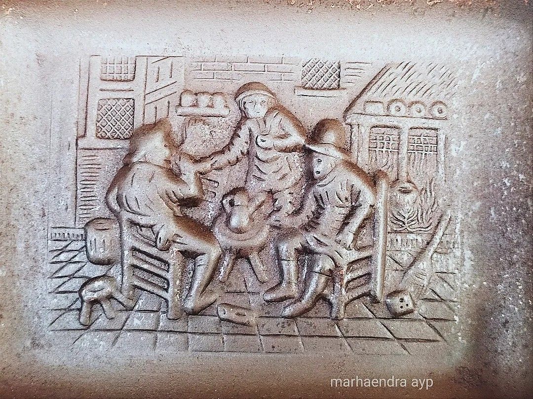 Asbak eropa plat besi embossed jadul, Perabotan Rumah di Carousell