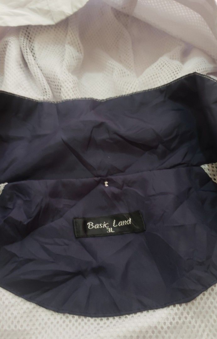BASIC LAND WINDBREAKER, Community on Carousell