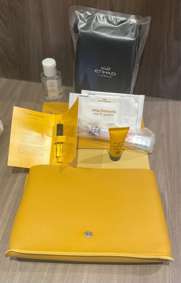 Business class pouch, Women's Fashion, Bags & Wallets, Purses & Pouches ...