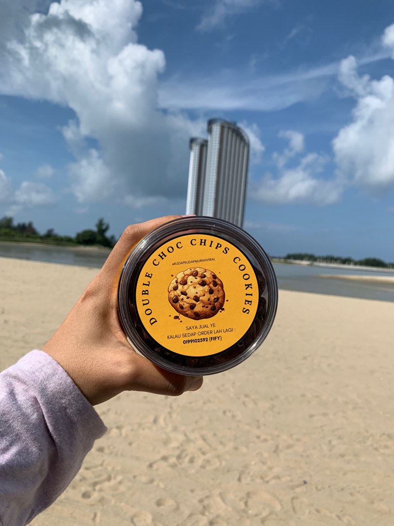 Double Choc Chip Cookies, Food & Drinks, Homemade Bakes on Carousell