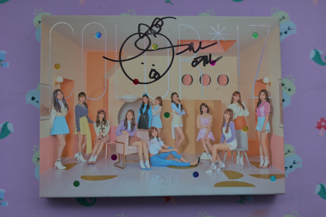 IZ*ONE 1ST MINI ALBUM 'COLOR*IZ' YENA SIGNED, Hobbies & Toys, Memorabilia & Collectibles, K-Wave ...