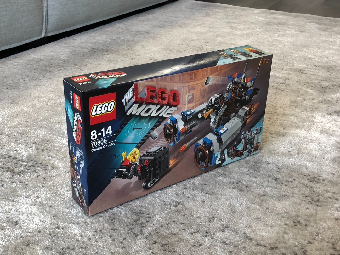 LEGO 70806 樂高電影 城堡騎兵(絕版), 書籍、休閒與玩具, 玩具、公仔、桌遊在旋轉拍賣