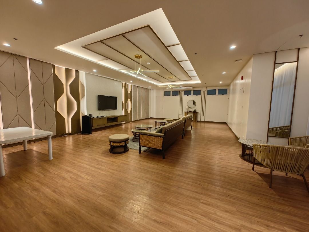 2bedroom 53.5sqm Bare Condo Unit with parking for Rent in Kapitolyo ...