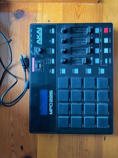 Akai MPK Mini Mk3 Compact Keyboard Controller, Limited Edition Black ...