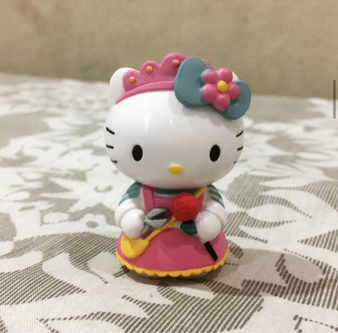 Authentic sanrio hello kitty profession series figure- florist, Hobbies ...