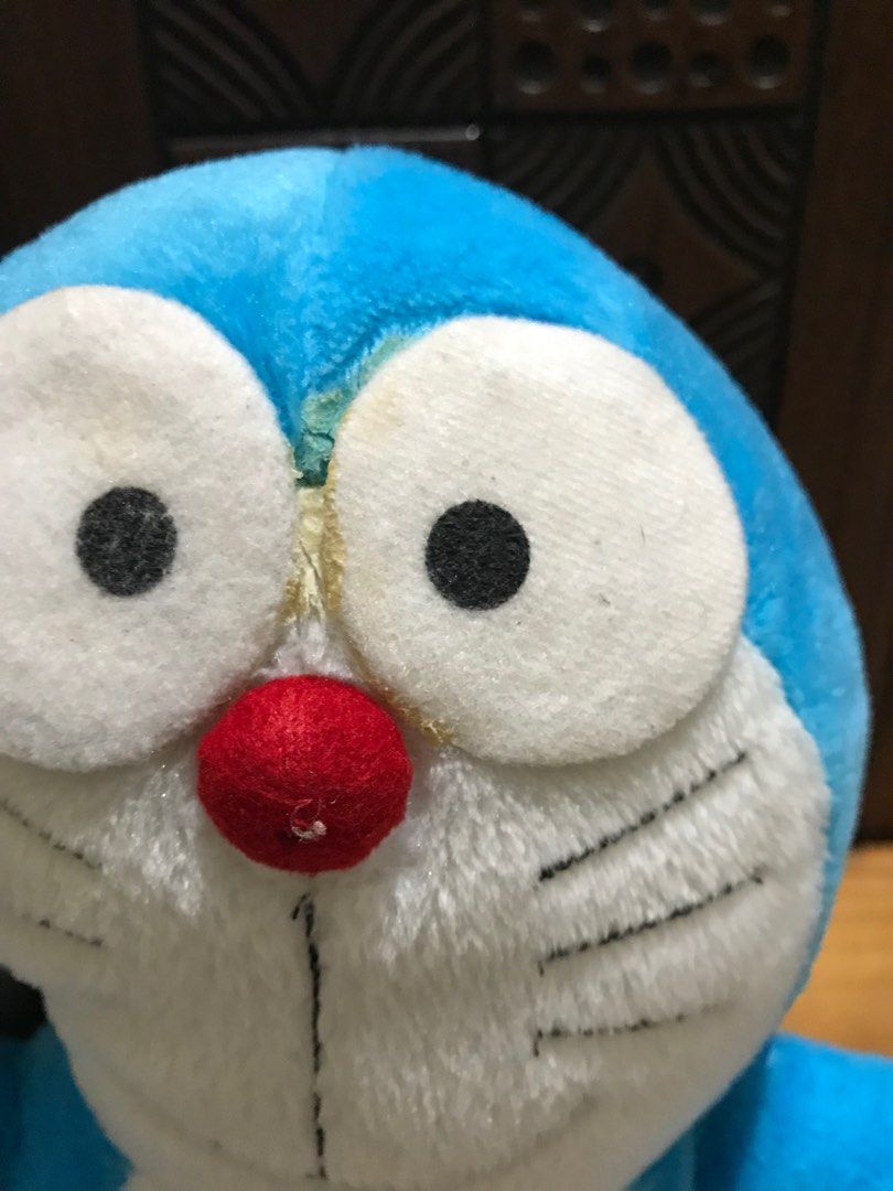 boneka doraemon kecil