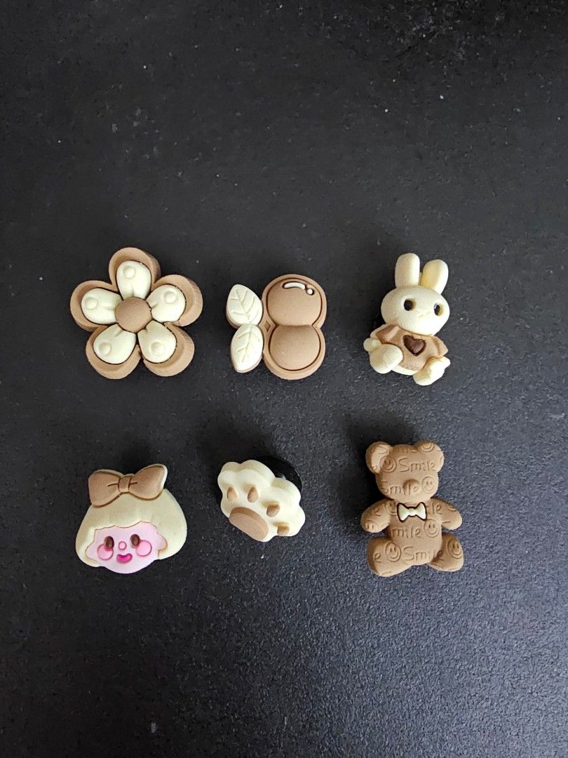 Crocs Pin, Men's Fashion, Footwear, Shoe inserts & accessories on Carousell