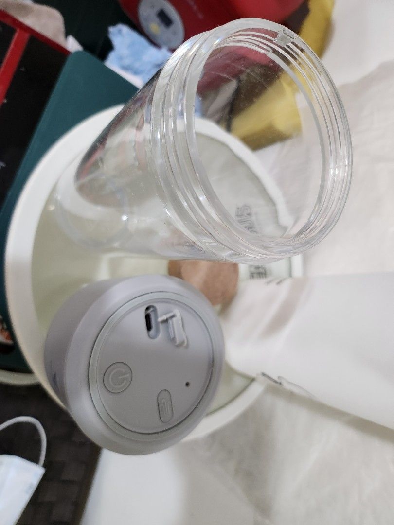 Future Lab 未來實驗室 Trombe 負壓鮮榨杯, 電視及其他電器 , 廚房用品, 榨汁機及攪拌機在旋轉拍賣