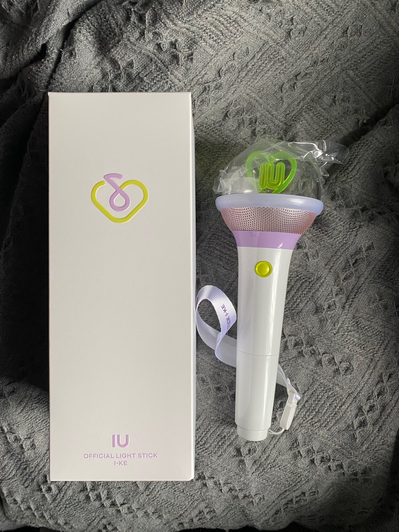 IU 演唱會手燈 25號用過一次 應援棒 IU concert light stick, 興趣及遊戲, 收藏品及紀念品, 韓流 - Carousell