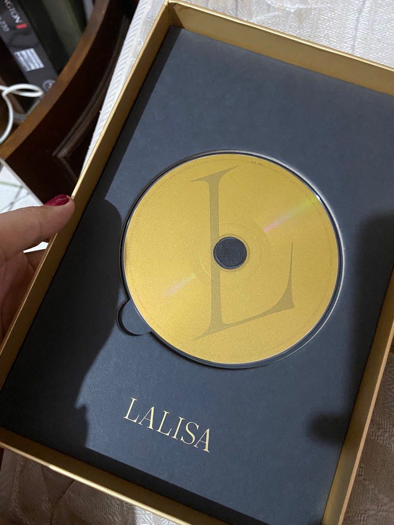Lisa Album MASIH LENGKAP, Buku & Alat Tulis, Buku di Carousell