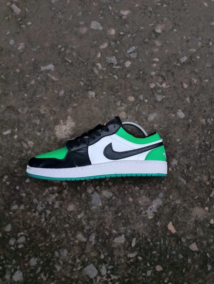 NIKE AIR JORDAN 1 LOW GREEN TOE, Fesyen Pria, Sepatu , Sneakers di ...