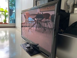 Panasonic 32 inch CRT TV with stand, TV & Home Appliances, TV ...